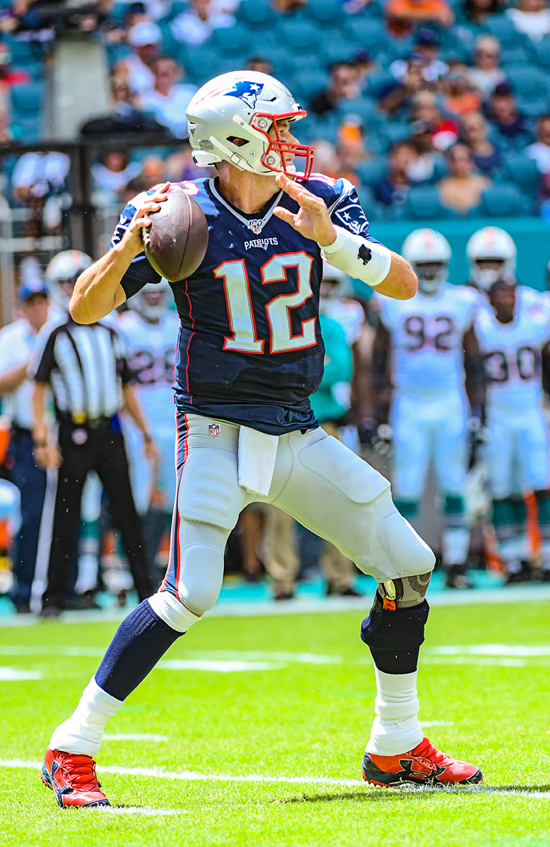 The Patriots Shut Out the Dolphins - Tom Brady Throws two Touchdowns